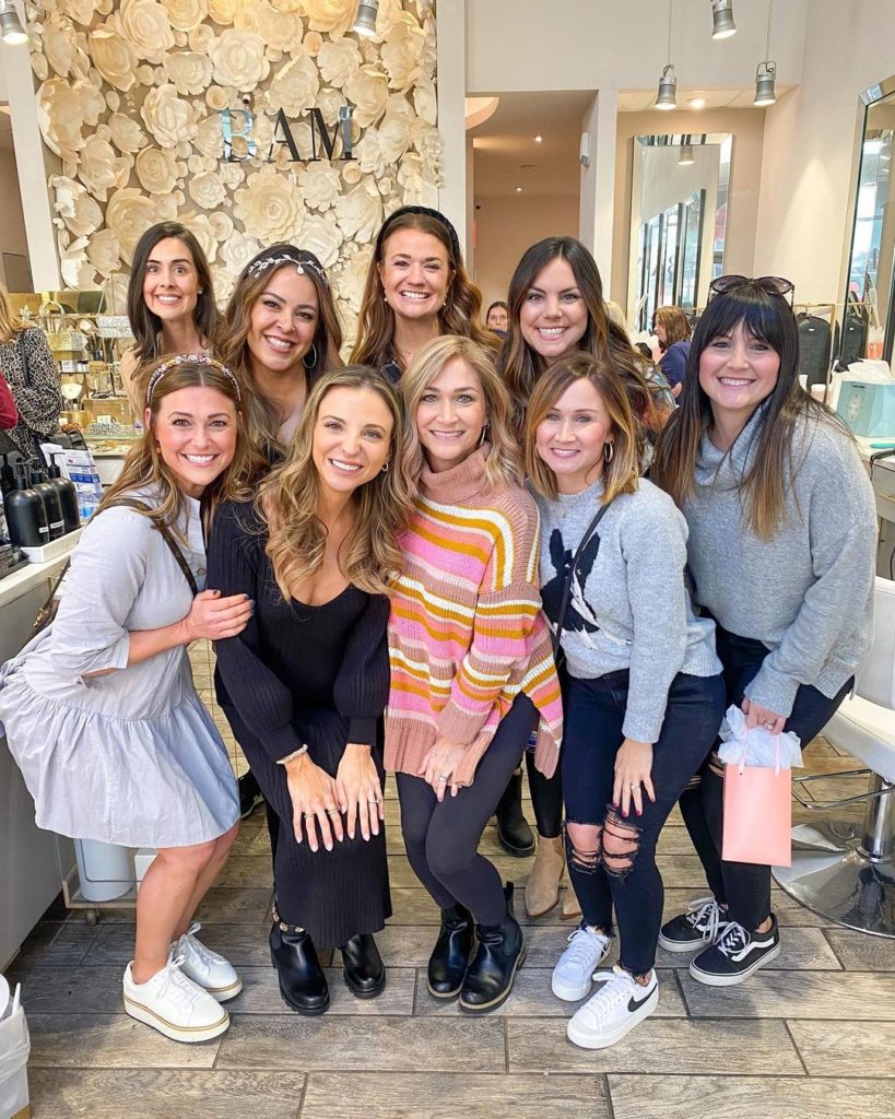we gave away 19 wigs! - Dani Austin